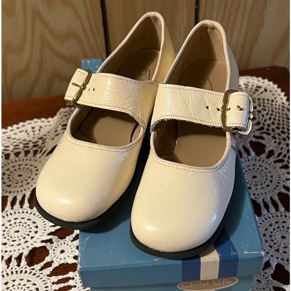 Child Life | Shoes | Nos Child Life Girls White Patent Leather Mary ...